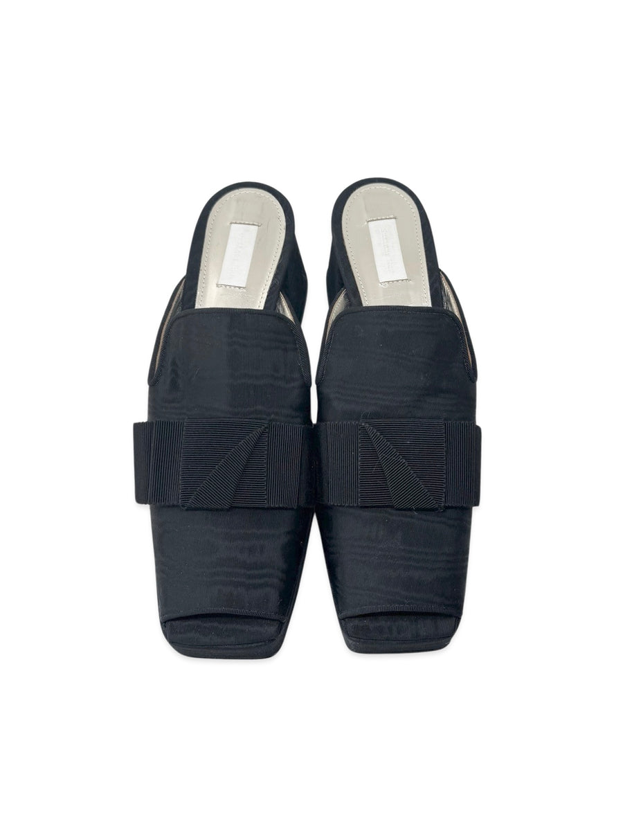 victoria platform – Suzanne Rae